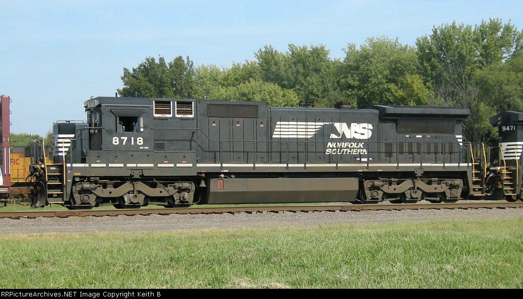 NS 8718